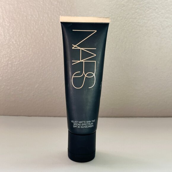 NARS | Makeup | Nars Velvet Matte Skin Tint Spf 3 Alaska Light 2 7oz ...